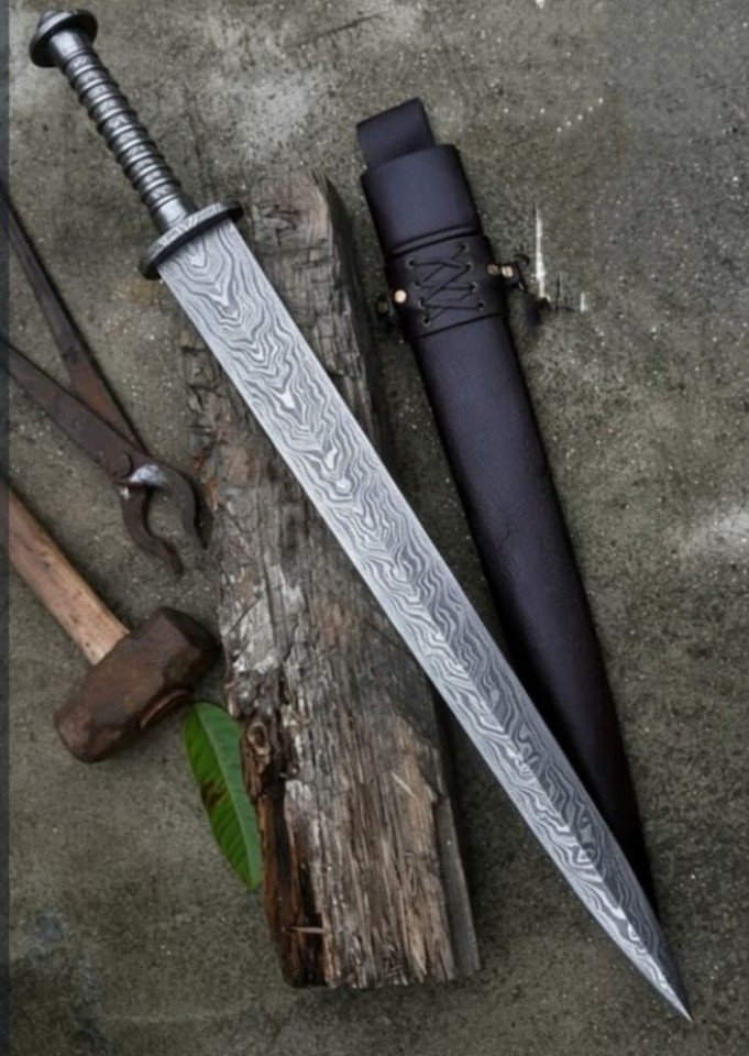 Hand-Forged Damascus Steel Short Sword with Leather Sheath | eBay
