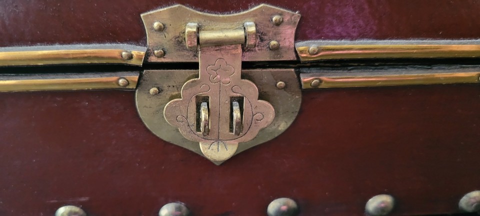 Vintage Lacquered Wood Jewelry Box Oxblood Red Black Floral Print ...