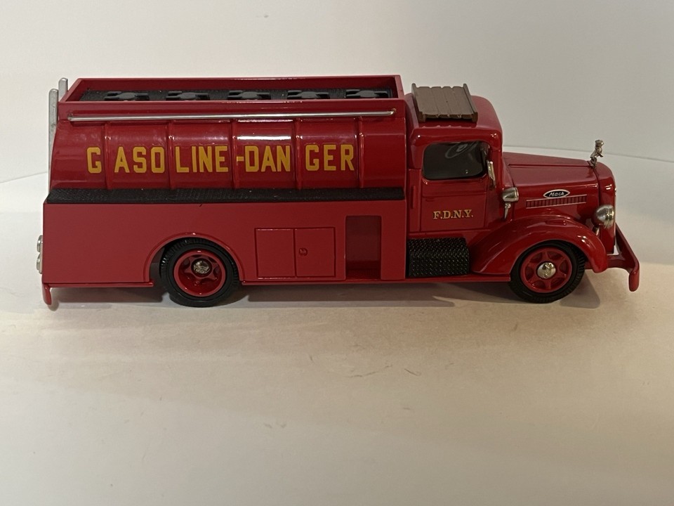 Ashton Models 1:43 1941 Mack Fuel Tender Gasoline Tanker Gas Oil Fire ...