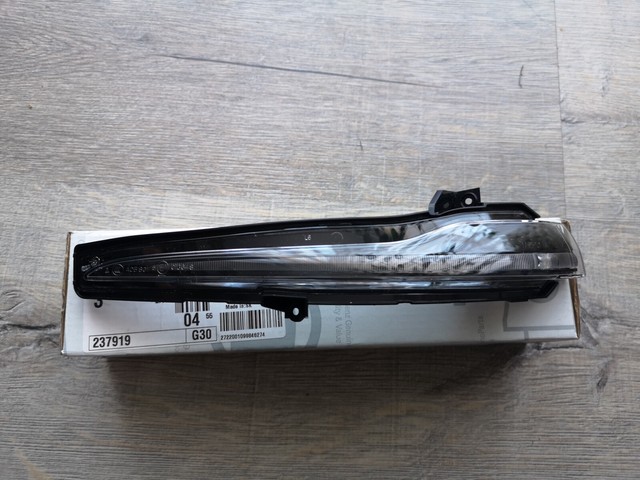 MERCEDES Genuine W205 C Class LH Mirror Repeater Indicator Lamp ...