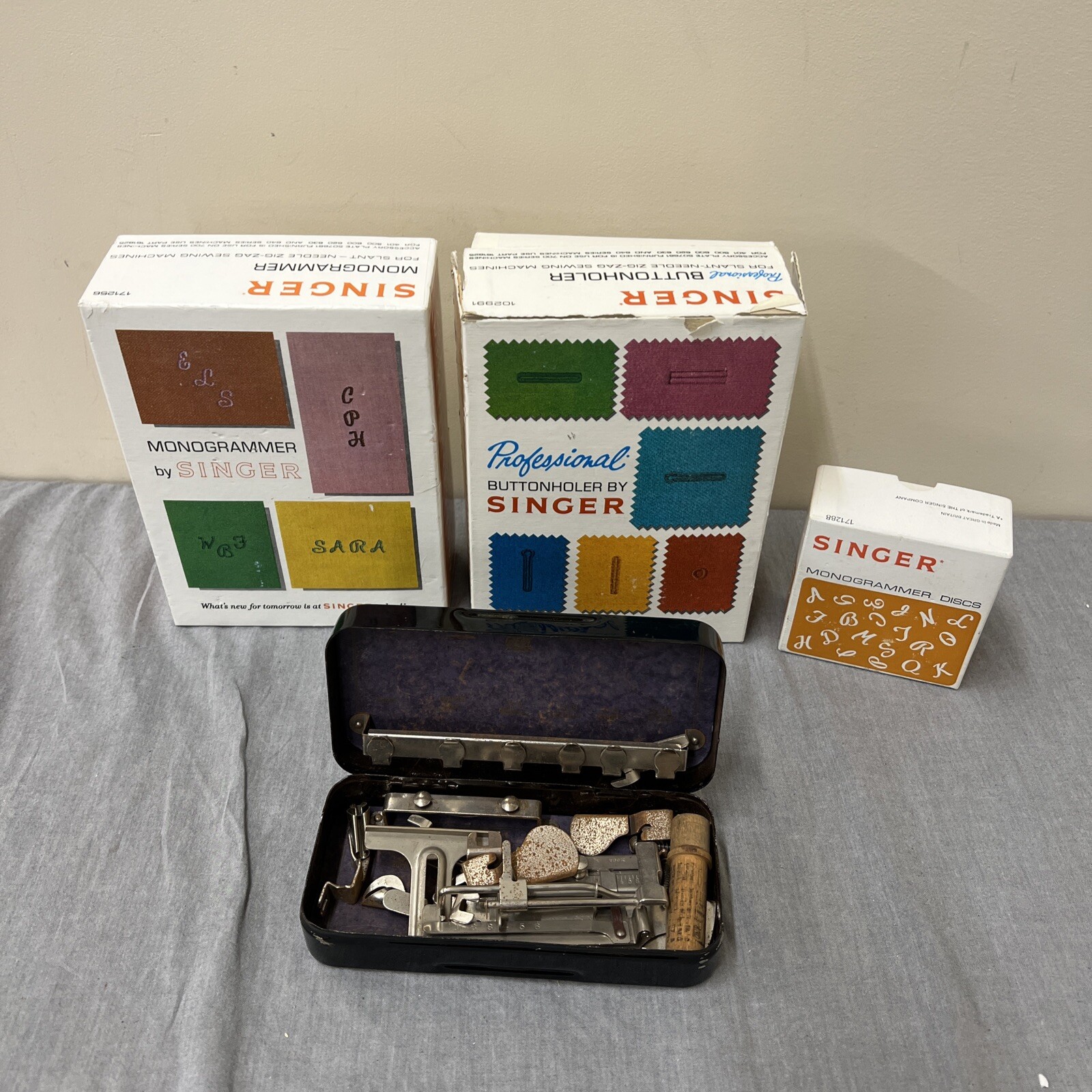 Vintage Singer Sewing Machine Attachment Lot - Buttonholer, Monogrammer ...