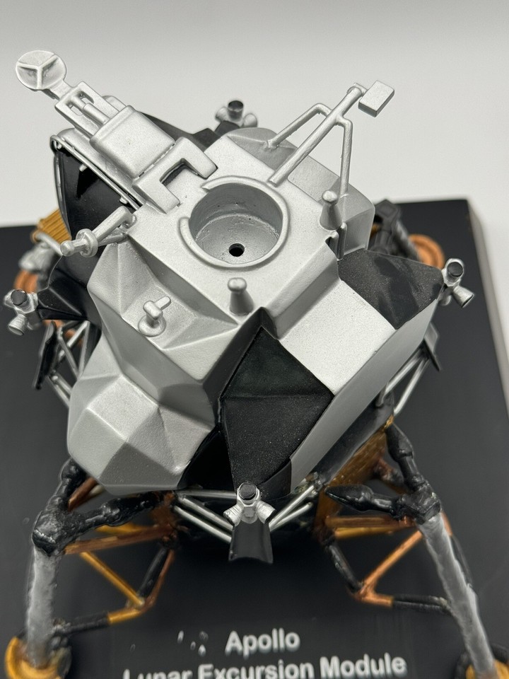 Executive Series E3848 NASA Apollo 11 Lunar Excursion Module 1:48 Scale ...