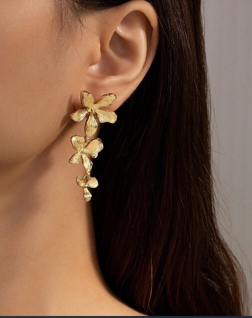 Zara new Gold long drop 3 daisies daisy flowers statement Stud Dangle earrings | eBay