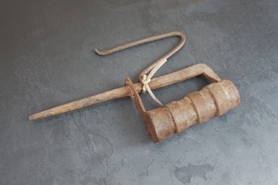 Vintage Rustic Iron Door Lock - Antique Indian Collectible Primitive ...