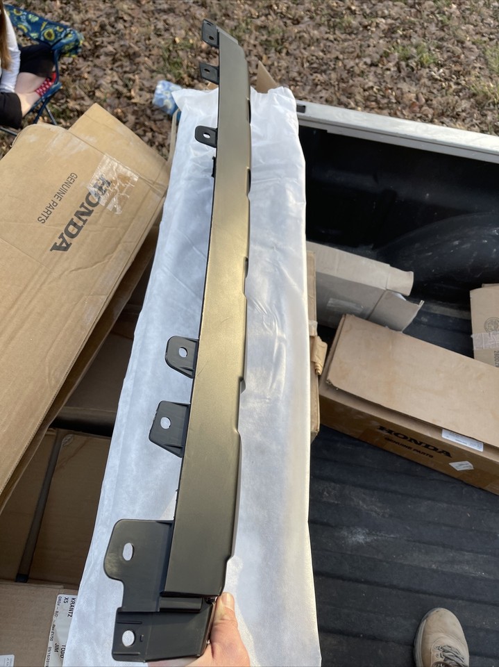 2019-2024 Honda Passport Rear Bumper Garnish Cover 71508-TGS-A00 ...