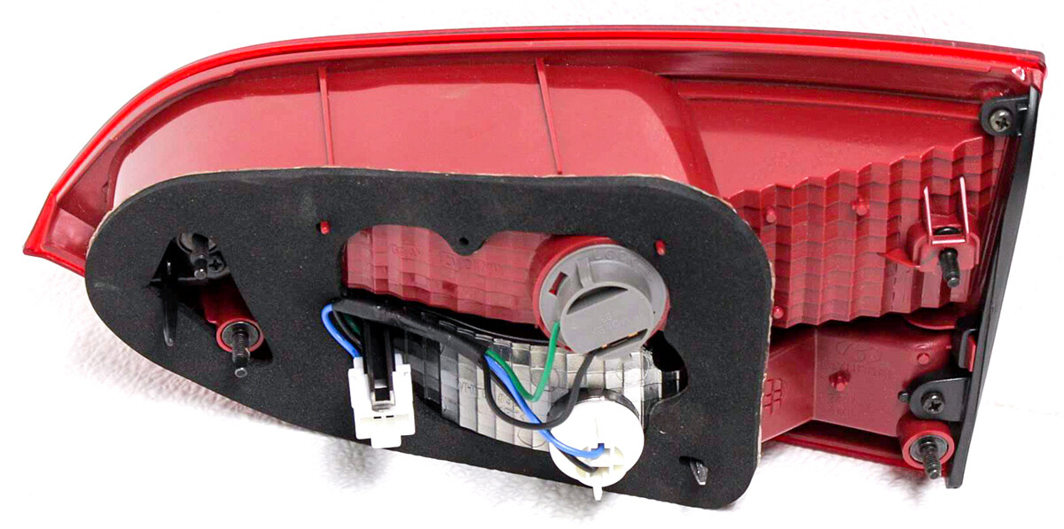 OEM Hyundai Santa Fe Sport (SWB) Left Driver Side Halogen Tail Lamp ...