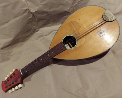 Suzuki Mandolin Model 601, Japan, 1970, Good condition, needs re-gluing ...