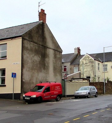 Photo 6x4 Red van on a Blaenavon corner The South Wales Roofing & Pro ...