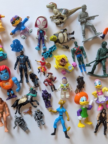 Assorted Toy Figures Lot Vintage Disney 90s Halo Marvel DreamWorks ...