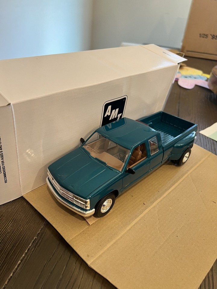 AMT 1995 CHEVROLET C3500 TRUCK PROMO MODEL 1:25 BOXED TEAL GREEN ...