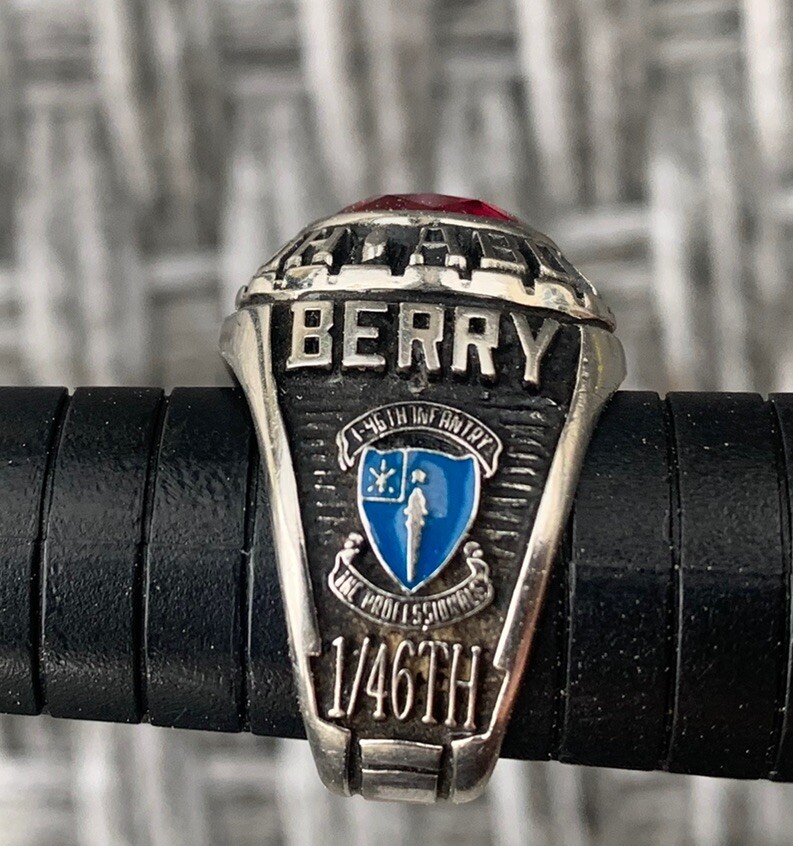 US 1/46 Infantry Regiment Class Ring By Balfour Honor Above All Grim ...