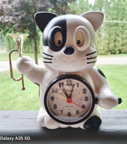 Rhythm Japan Cat Alarm Clock With Trumpet Design Vintage Quartz ...