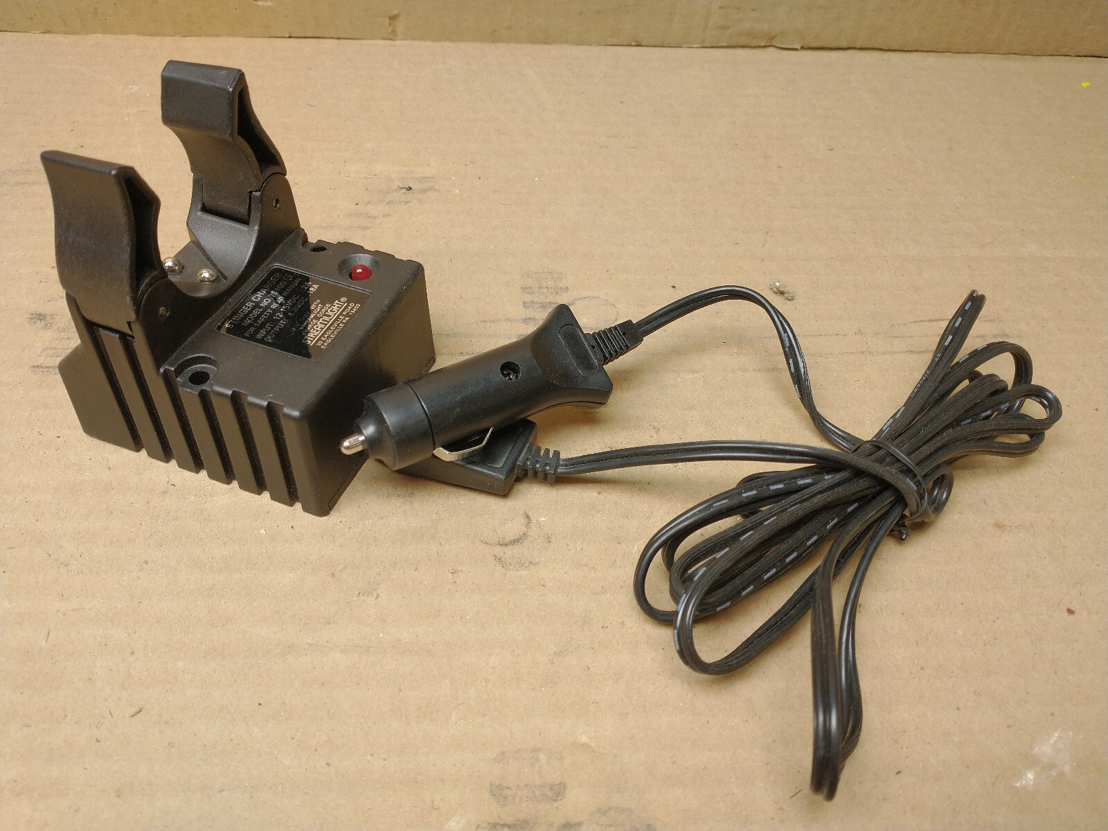Streamlight Stinger 75100 flashlight charger, wall or cigarette models ...