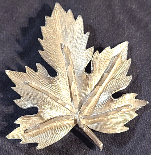 VINTAGE STUNNING SILVER TONE LEAF PIN BROOCH~ SIGNED: LISA | eBay