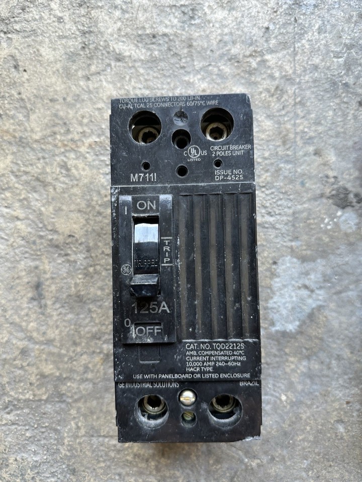 General Electric GE TQD22125 2-P 125A 240V Circuit Breaker Type TQD ...
