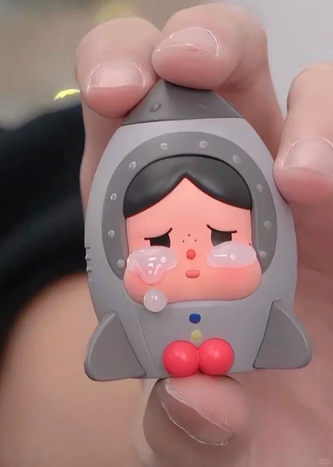 Authentic Crybaby Crying To The Moon Sitting Series Mini Figures Toy ...