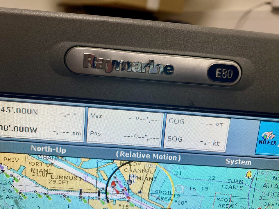 Raymarine E80 Classic Multifunctional Display Chart plotter E02011 | eBay