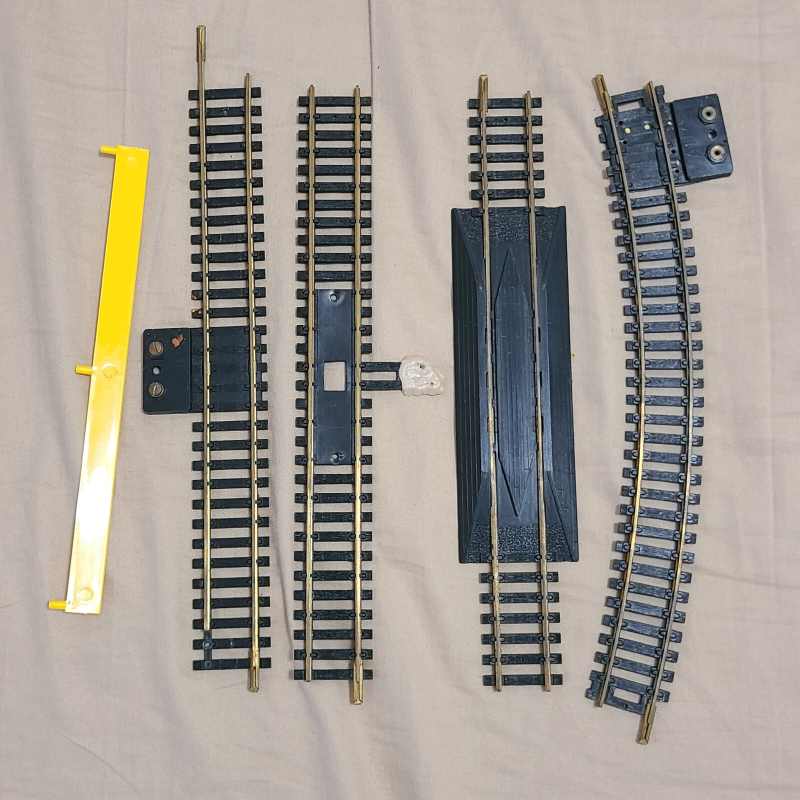 Vintage Atlas Rerailer Lot of 15 Ho Scale 18" Radius Snap Track | eBay