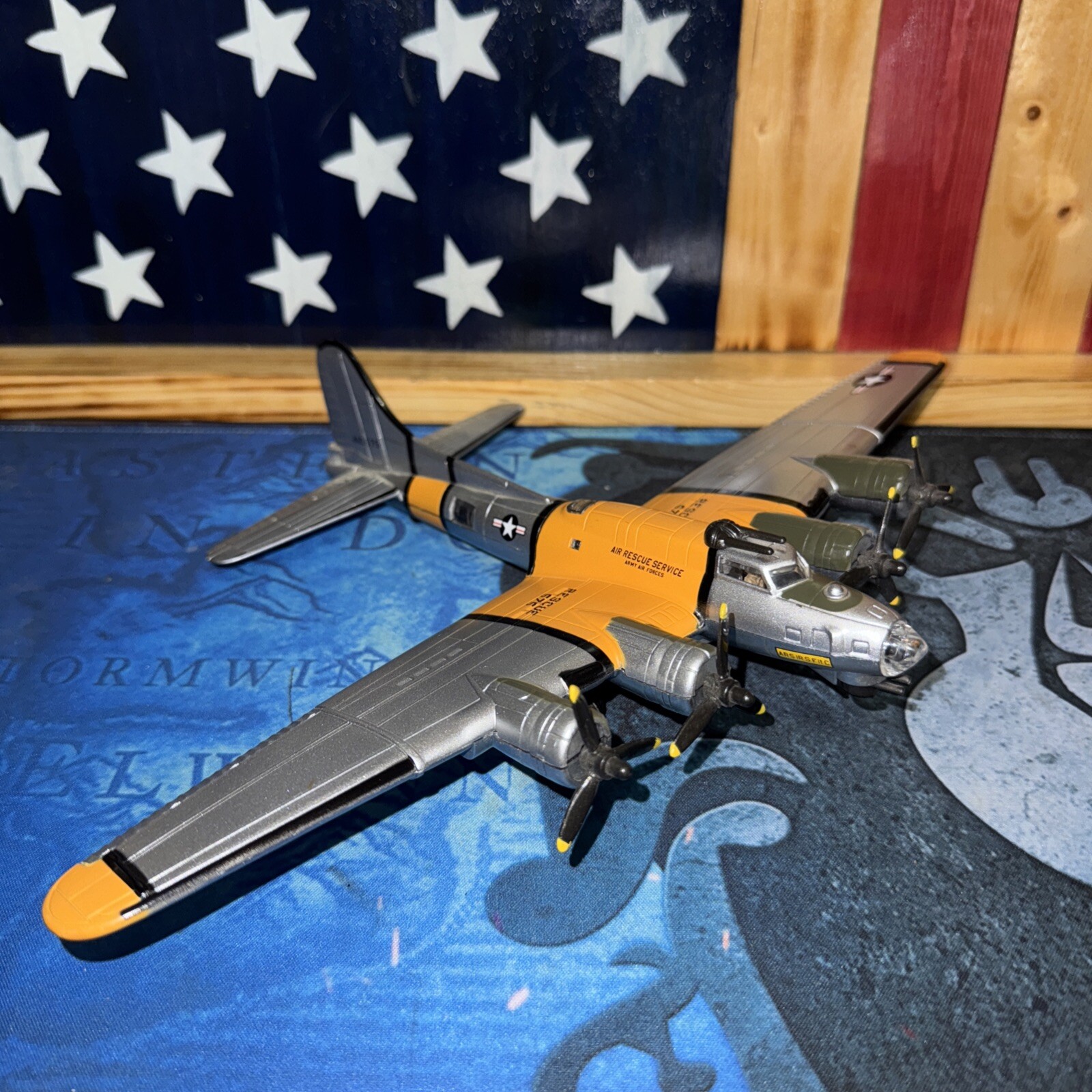 Vintage 1999 NewRay SKY PILOT COLLECTION B-17 Air Rescue Model Plane 1: ...