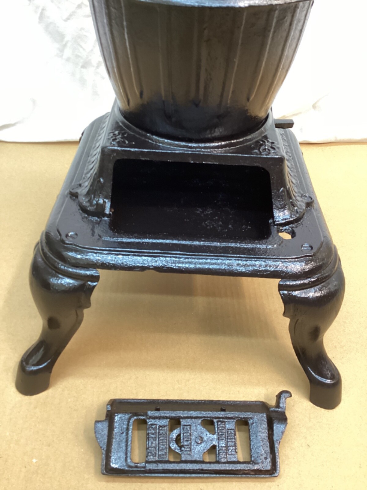 Pot Belly Cast Iron Parlor Stove Umco #28 Antique | eBay