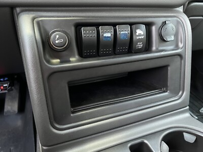 2003 - 2007 Silverado Center Console Pocket Switch Panel LLY LBZ 1500 ...