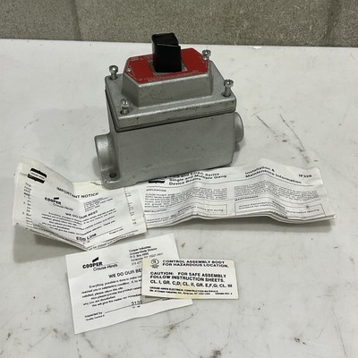 Boxes & Enclosures - Crouse Hinds Explosion Proof