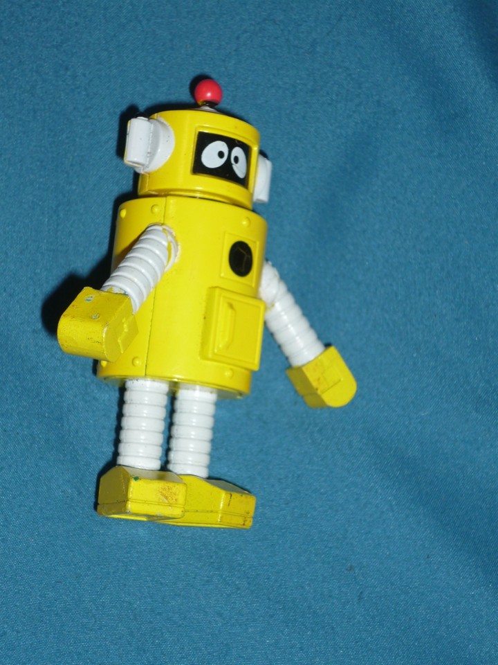 YO GABBA GABBA! GANG 2013 Spin Masters Plex Yellow Robot, Little ...