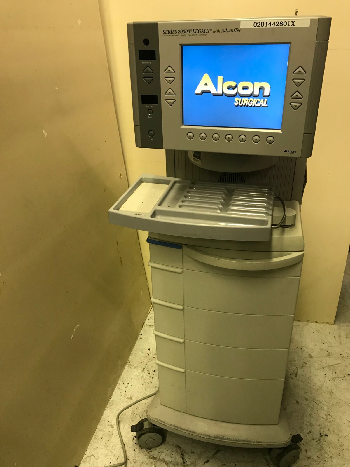 ALCON SERIES 20000 LEGACY with AdvanTec includes Foot Switch and remote ...