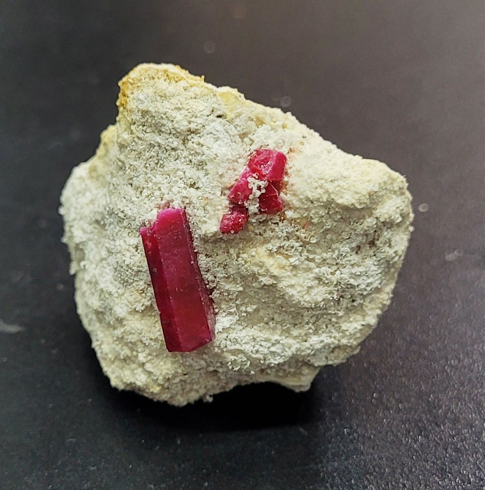 91.00 Ct Natural Rare Bixbite Beryl Rough Specimen Utah Red Emerald ...
