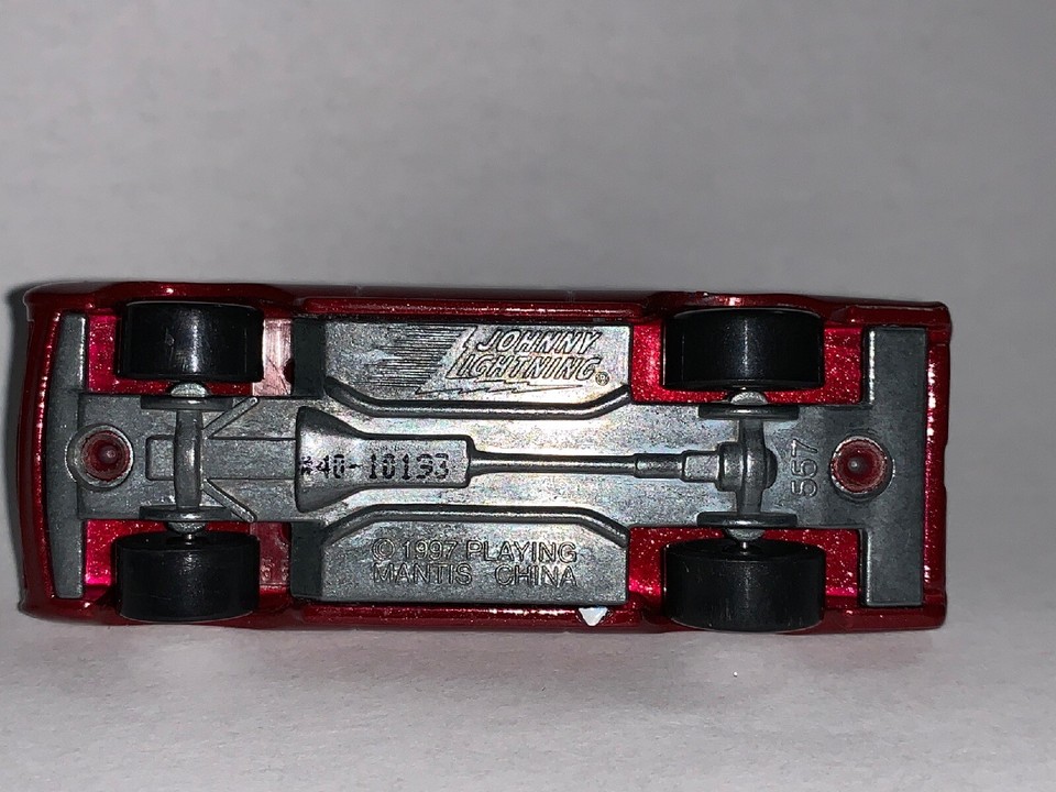 Johnny Lightning BAD BIRD 1961 FORD THUNDERBIRD 1/64 Diecast Car Red 1: ...