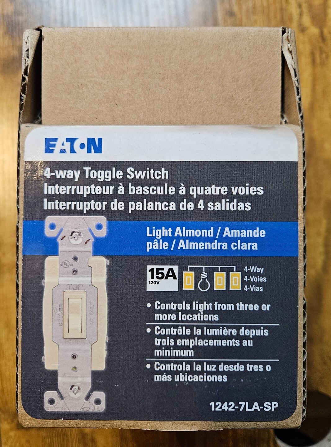 Box Of 4 New Eaton 1242-7LA-BOX 4-Way Toggle Switches 120 VAC 15A Light ...