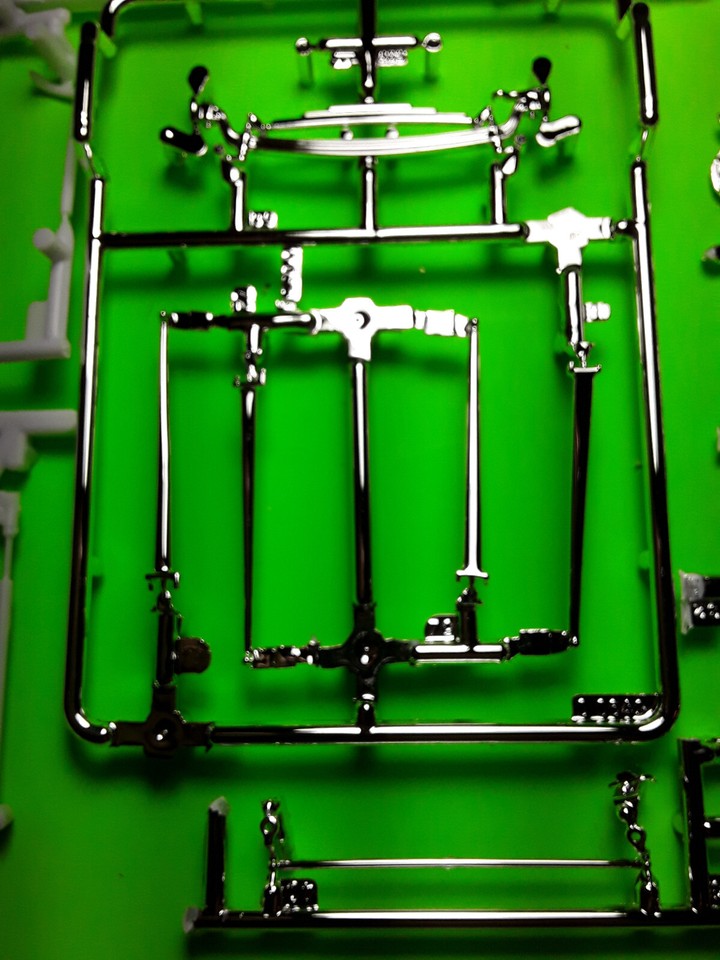 Revell 29 1929 Ford Model A Roadster 1/25 Frame Chassis Drop Front Axle ...