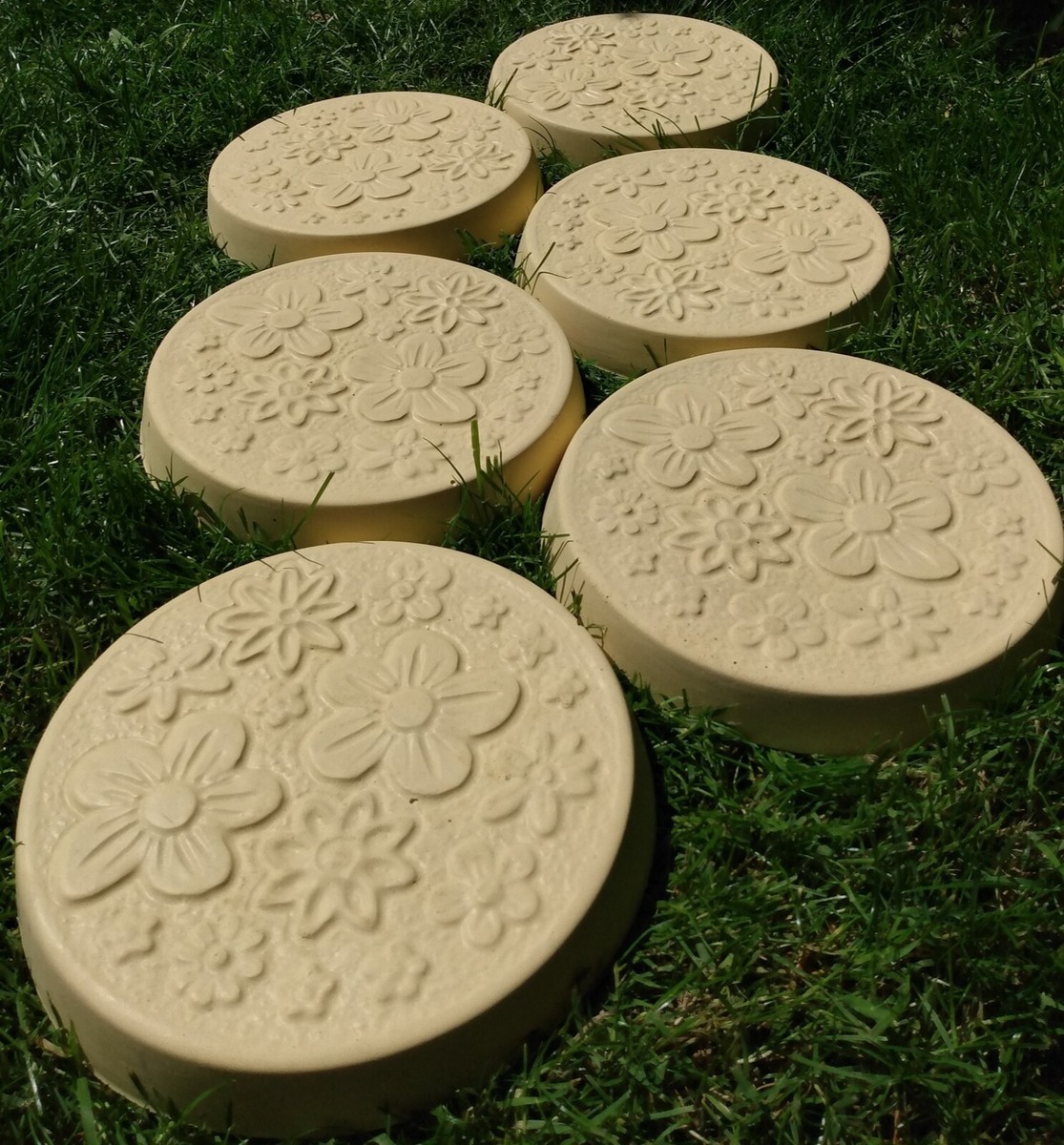 Decorate Round Cement Stepping Stones