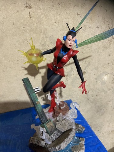 WASP Gallery Diorama PVC Statue Marvel Comics Avengers Diamond Select ...