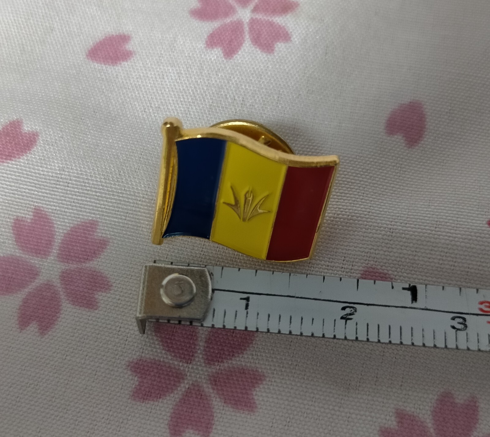 SGI Soka Gakkai Japan official Pins Batch 3 colors flag symbol design ...