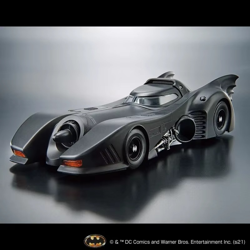 Bandai 1/35 Scale The Batman Batmobile Model Kit - Figure & Vehicle Set ...