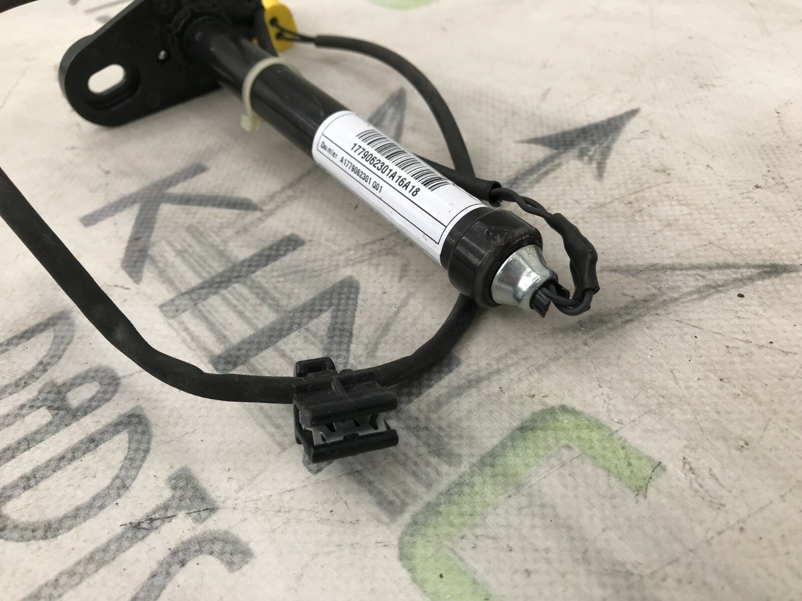 MERCEDES A-CLASS W177 GENUINE BONNET HINGE CRASH ACTUATOR A1779062301 ...