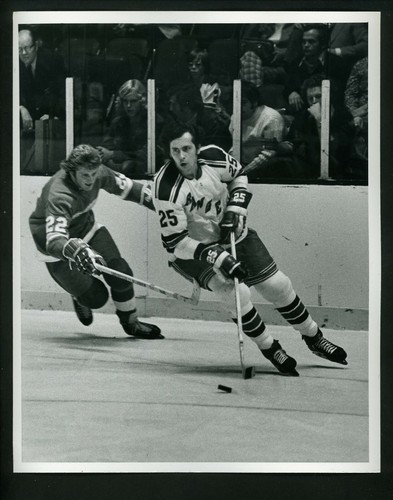 Nick Beverley in action circa 1975 Press Original Photo New York ...