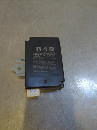 17 18 19 TOYOTA HIGHLANDER 897b0-0e040 Electrical Key & TPMS Receiver ...