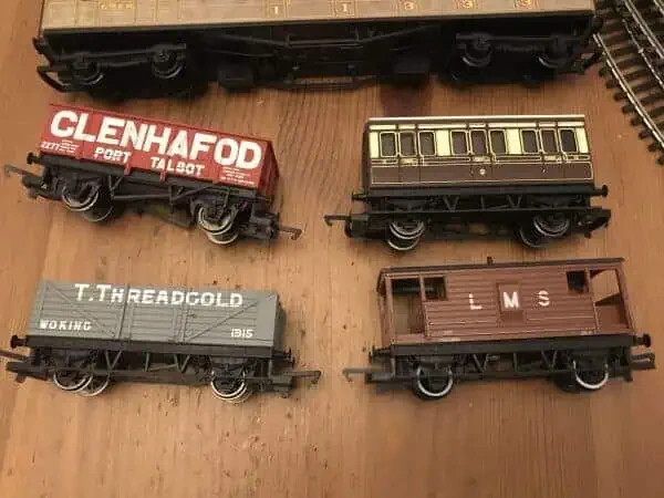 Hornby GWR Passenger & Freight Train Set original+ Extra Tracks ...