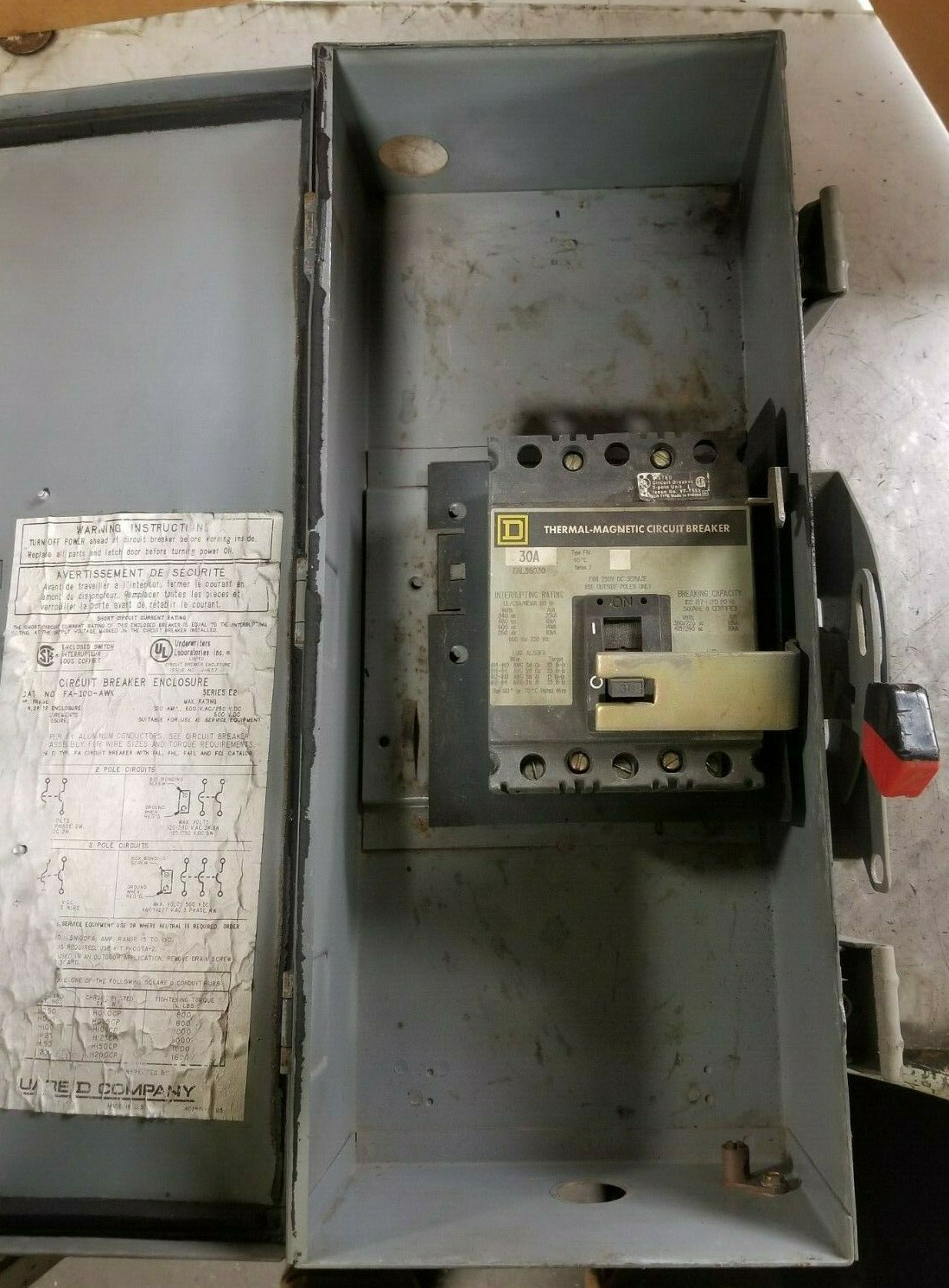 SQUARE D 30 AMP ENCLOSED CIRCUIT BREAKER 600 VAC 3 POLE FAL36030 ...