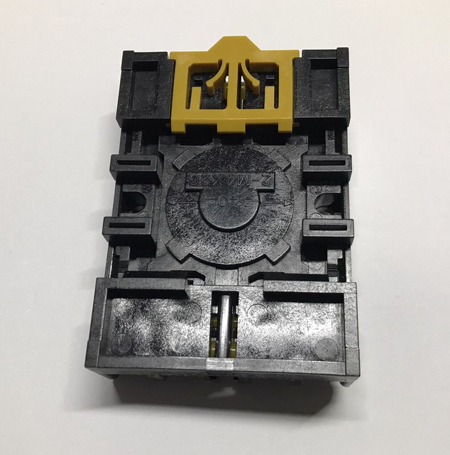 P2cf-08 Omron 8-pin DIN Rail Mount Timer Counter Relay Socket P2cf08 ...