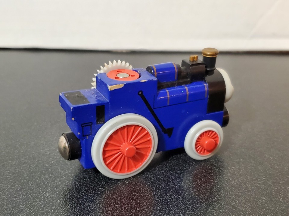 Thomas & Friends Wooden Railway Fergus Traction Engine Learning Curve ...