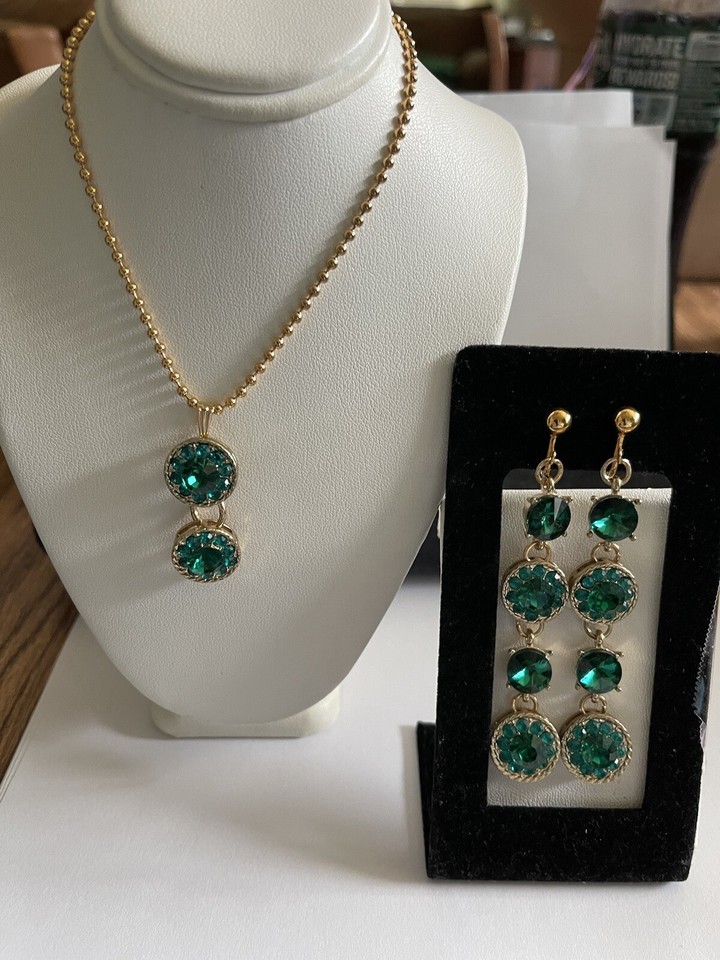 Vintage Teal Rhinestone Crystals Goldtone Pendant Necklace & Clip ...