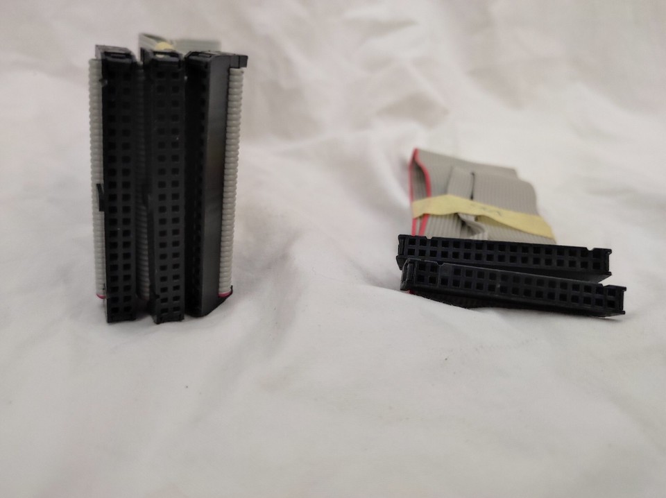 IDE 40 Pin 3 Connector and Floppy Disk Drive 34 Pin 2 connector Cables ...