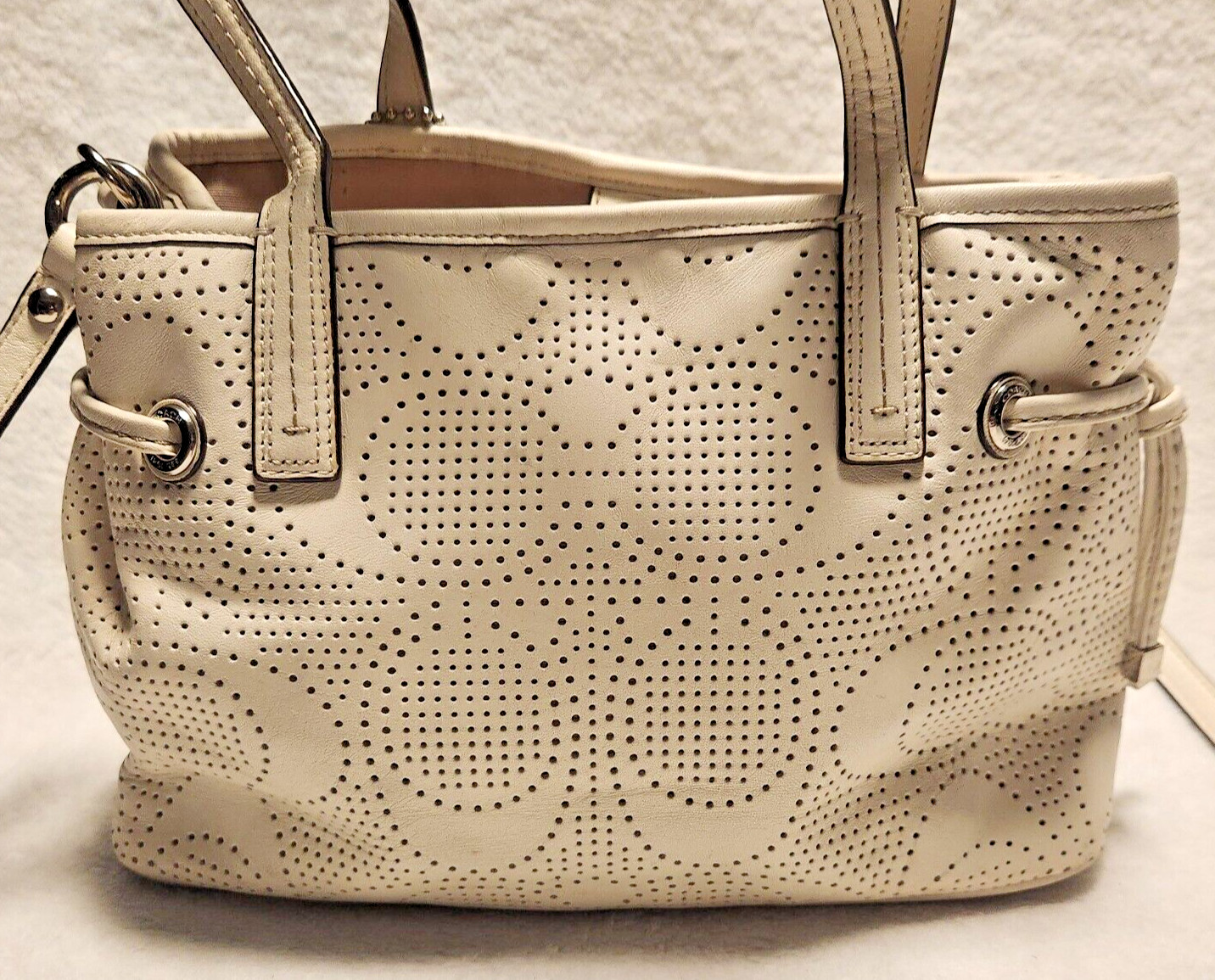 Coach Ivory Leather Perforated "C" Logo Hand Shoulder… - Gem