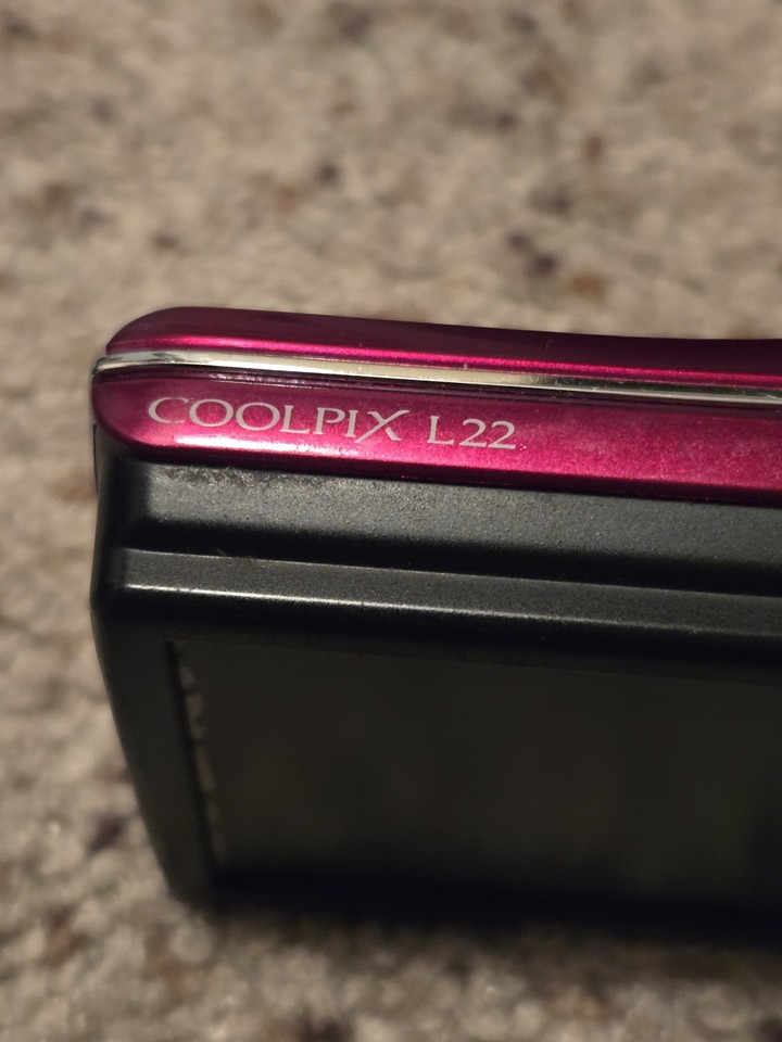 Nikon Coolpix L22 12.0 MP 3.6x Optical Zoom Compact Digital Camera ...