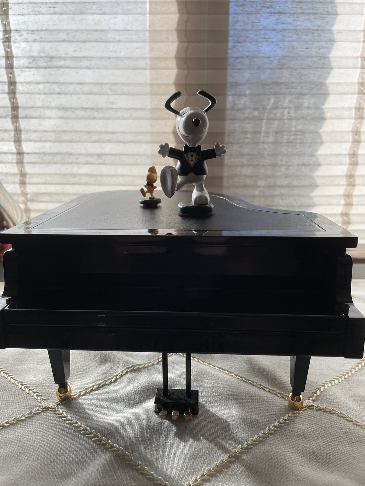 Peanuts 50th Celebration Musical Snoopy and Woodstock Animated Piano ...