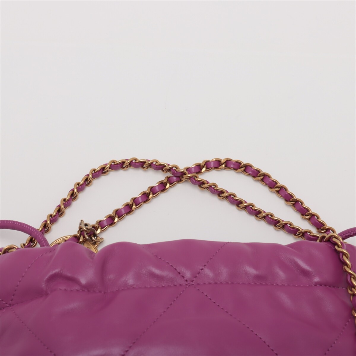 Chanel Chanel 22 Mini shiny calfskin Chain Shoulder Bag Chanel Chanel 22 Mini shiny calfskin Chain Shoulder Bag
