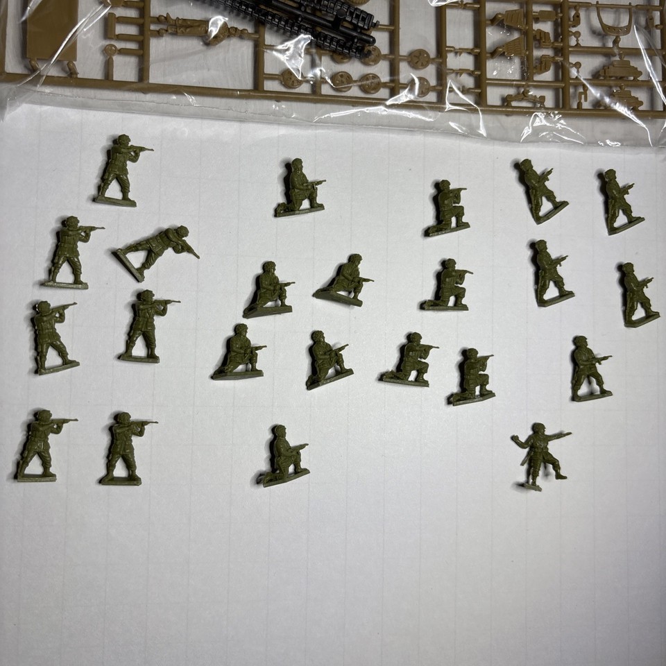 Aurora Esci # 6209 Sd.Kfz.250/9 Half Track 1/72 PLUS! 23 Airfix # 01751 Figures | eBay